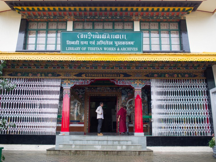 The Fate of Empires - New Acropolis Library