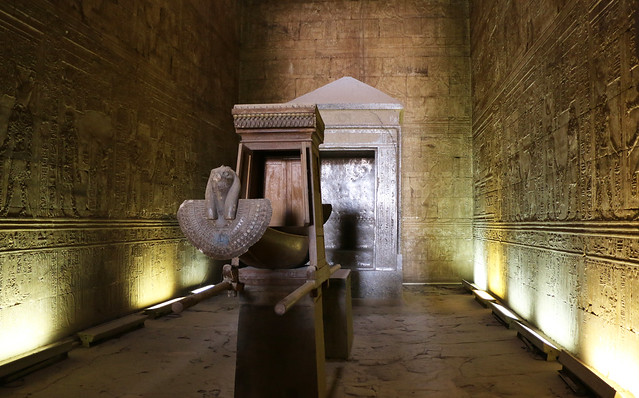 The Temples of Ancient Egypt - New Acropolis Library